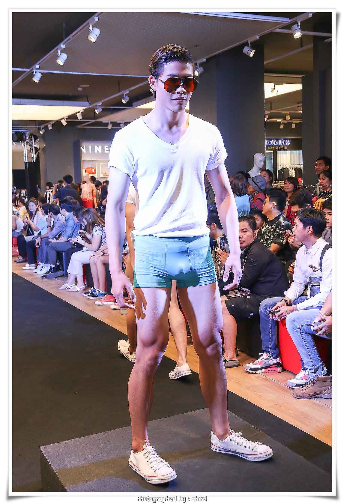 แฟชั่นโชว์ “Central Summer Fest Roadshow 2014”