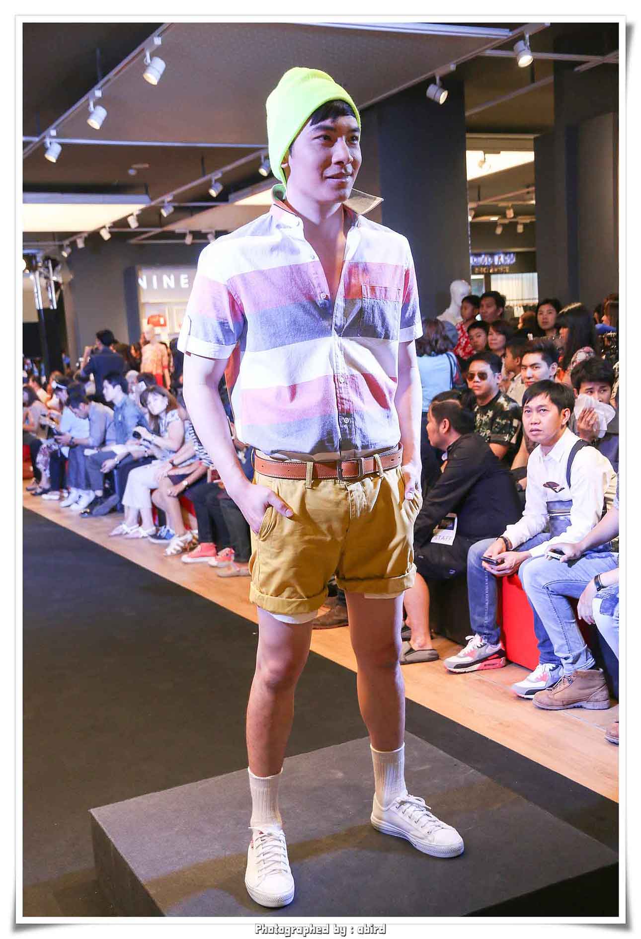 แฟชั่นโชว์ “Central Summer Fest Roadshow 2014” [ชุด Central Y Club ...
