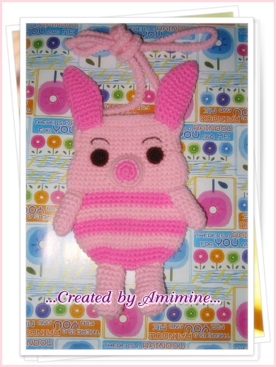 กระเป๋า...มีสายสำหรับห้อยคอ...