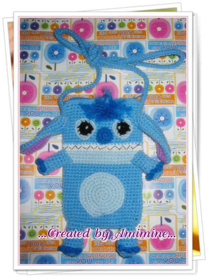 กระเป๋า...มีสายสำหรับห้อยคอ...