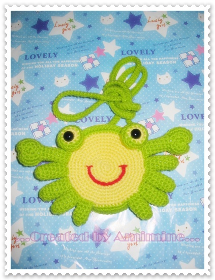 กระเป๋า...มีสายสำหรับห้อยคอ...