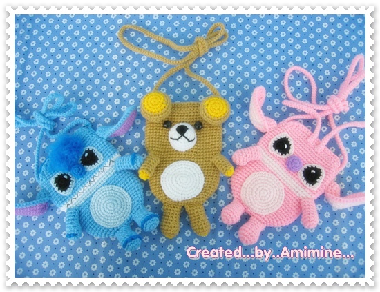 กระเป๋า...มีสายสำหรับห้อยคอ...