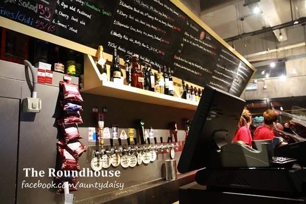The Roundhouse (Hong Kong) : 1 ใน 10 บาร์เบียร์ที่ดีที่สุดในเอเชียปี ...