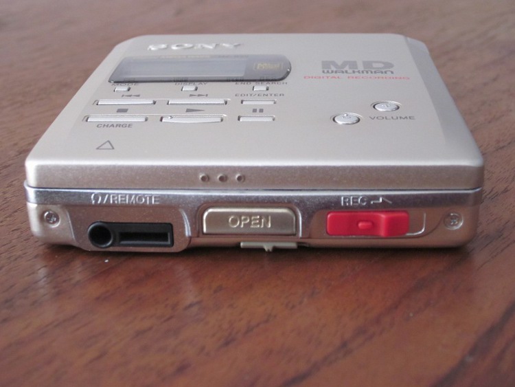MD : Sony MZ-R55