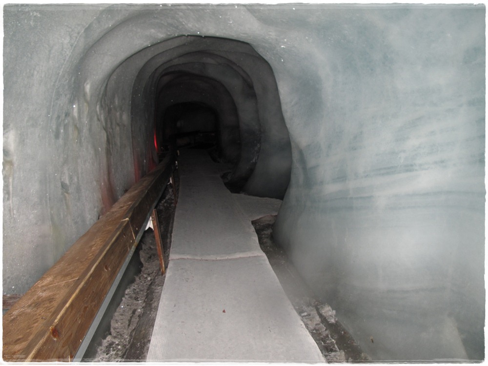สัมผัสหิมะบน titlis ที่รัก*****