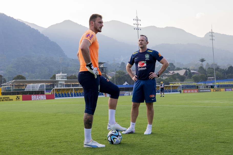 กิจกรรมแรกที่ Granja Comary โดดเด่นด้วยงานฟื้นฟู