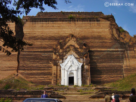 Bloggang.com : beebah - วันที่ 6 : ข้ามไปเที่ยวมิงกุน