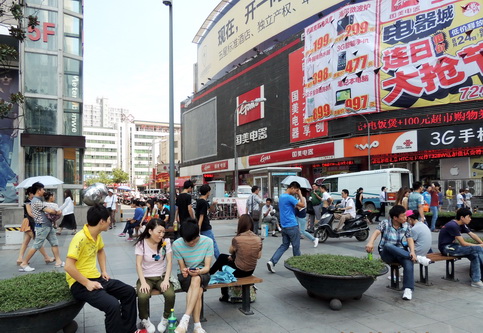 จตุรัส 27 (Erqi Square) แหล่งช็อปปิ้งกลางเมืองเจิ้งโจว (郑州:Zhengzhou)