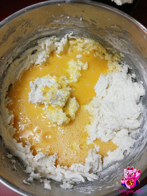 เค้กสีสวยหวานแหว๋วเหมาะกับเดือนแห่งความรัก Neapolitan Loaf