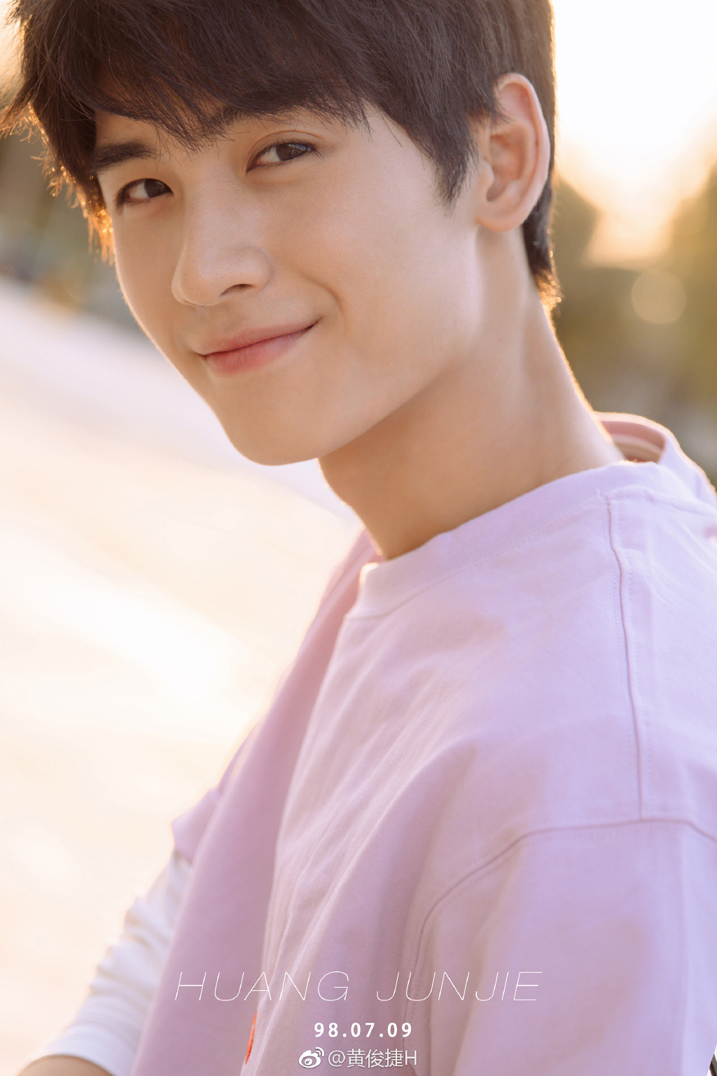 ประวัติ หวงจวิ้นเจี๋ย Huang Junjie (黃俊捷)