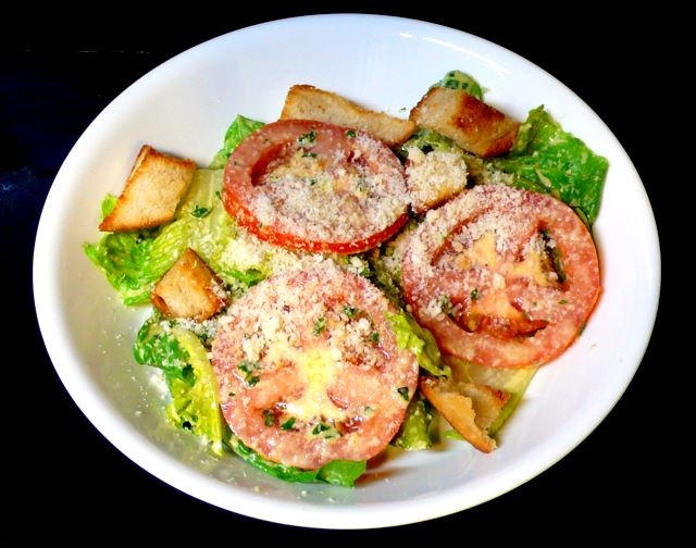 BlogGang.com : : swin - Basil Caesar Salad สลัดซีซาร์โหระพา
