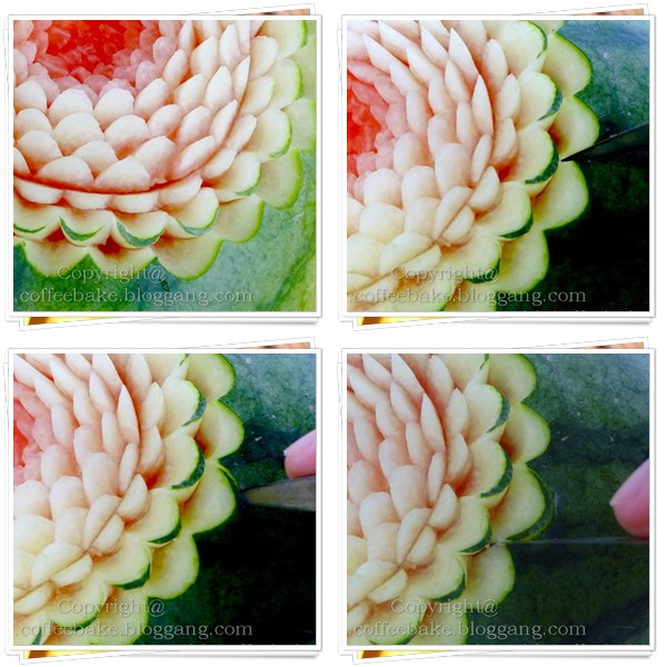 Bloggang.com : CoffeeBake : แกะสลักแตงโมแบบที่ 6 ลายดอกบานชื่นติดเปลือก ...