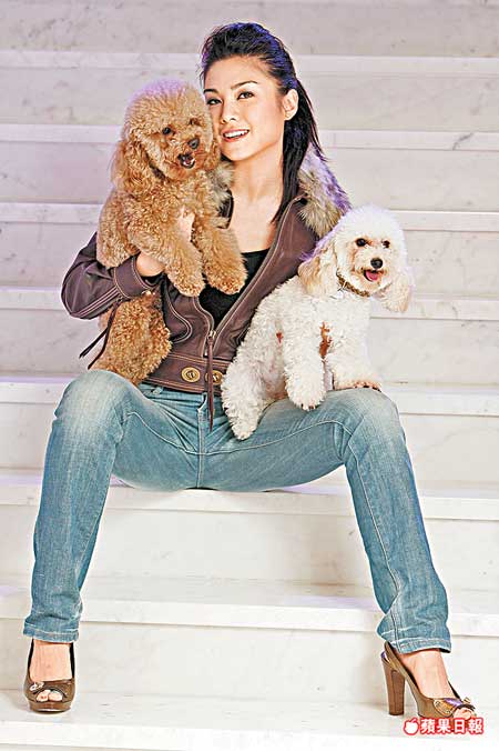 HK Weekly Vol 87 : เจ้าสาวคนล่าสุด Claire Yiu เหยาเจียหนี + ภาพ XXX ของ ...