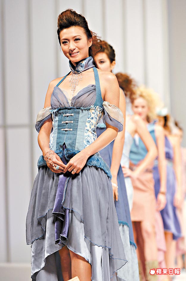 HK Weekly Vol 102 : ..สวย สดใส แบบ SHIRLEY yeung หยังซือฉี