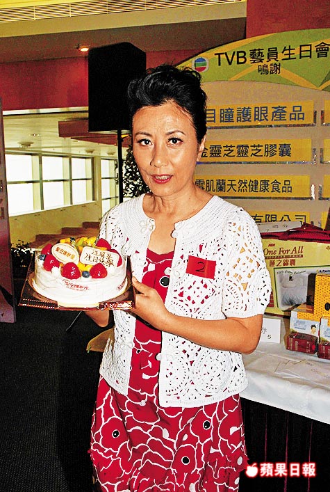 HK Weekly Vol 260 : ... the GROOVE in ME ... EMME wong หวงอี้เหวิน
