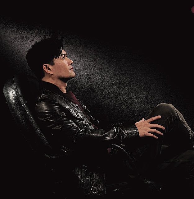 HK Weekly Vol 297 : พระเอกหนุ่มใหญ่ RAY lui หลี่เหลี่ยงเหว่ย + เจ้าบ่าว ...