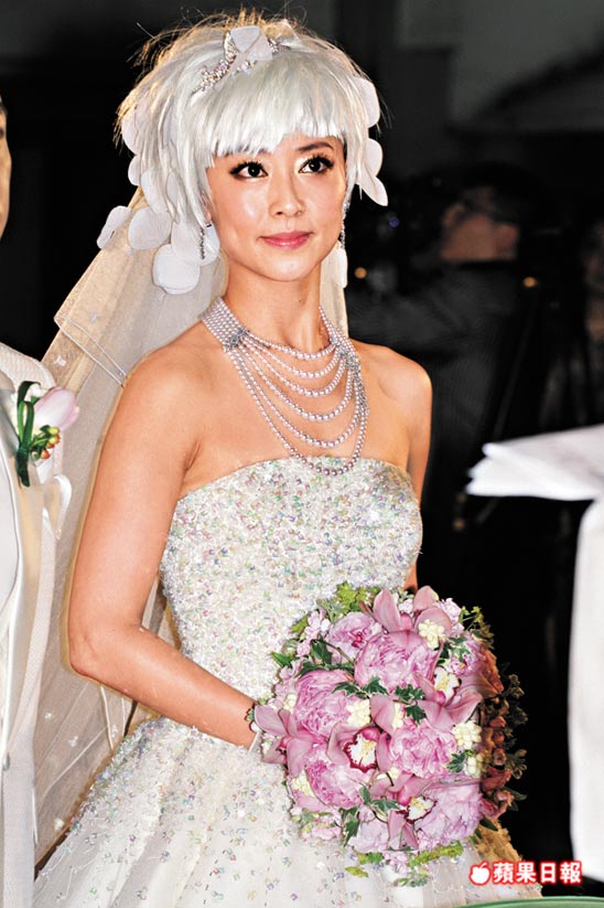 HK Weekly Vol 305 : ... เปรี้ยว เฉี่ยวสุดๆ กับ Angelica Li หลี่ซินเจี๊ย ...