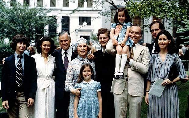 [History] : Biography : Estée Lauder เจ้าแม่ความงามระดับโลกแห่งเกาะแมน ...