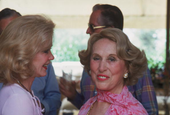 [History] : Biography : Estée Lauder เจ้าแม่ความงามระดับโลกแห่งเกาะแมน ...