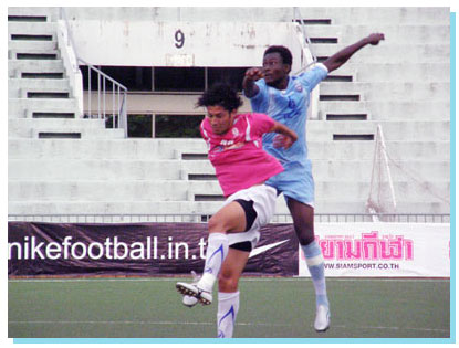 BlogGang.com : : baevi : โคเน่กับอานนท์ถอยไป...หลบหน่อยพระเอกมา