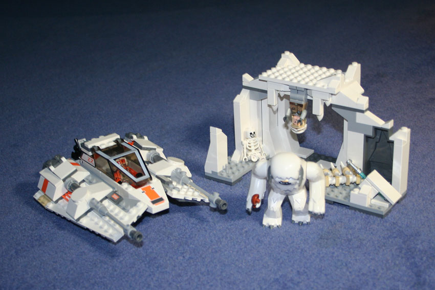 8089 - Hoth Wampa Cave