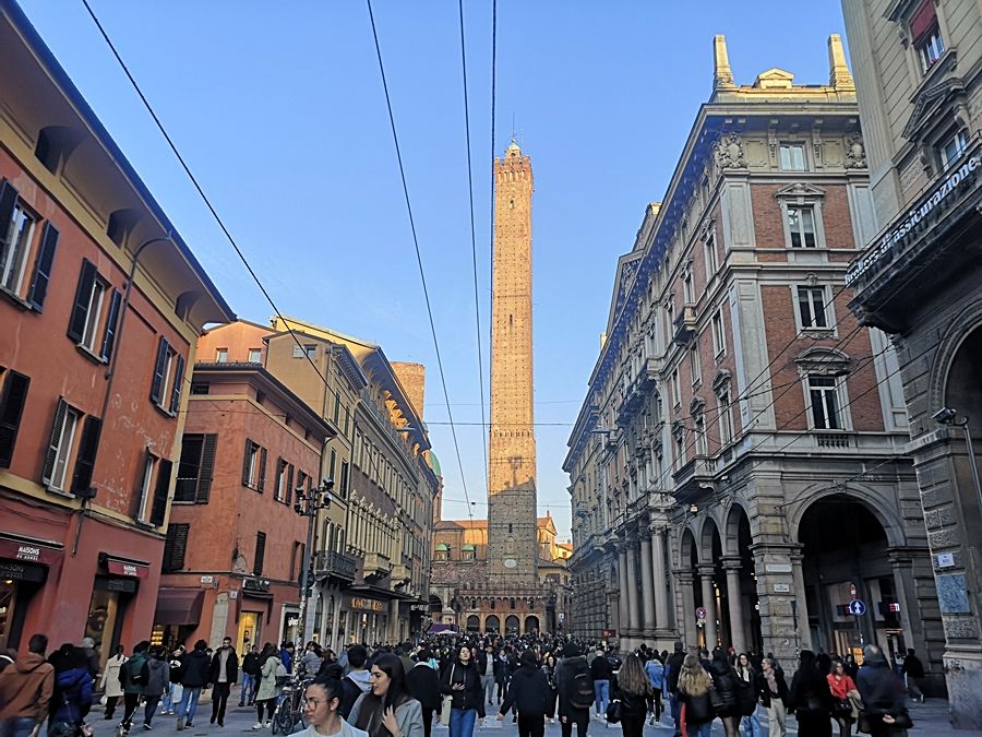 ชะนีหนีเที่ยว Ciao ITALIA PART 1 : Bologna - Florence