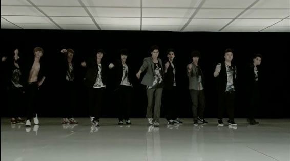 @Super Junior@~MV Bonamana+Official Pic มาแล้วค่า~จับมือไว้..แล้วไปด้วย ...