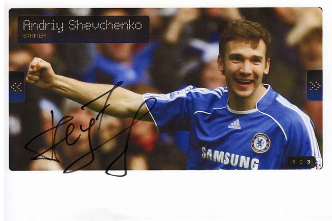 Chelsea Autograph...ลายเซ็นต์จริง..เกาะขอบโต๊ะ..ขอมากับมือ
