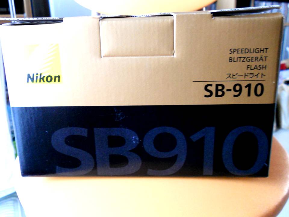 2011m12d08: Nikon Speedlight. SB-910, The Next Ones.