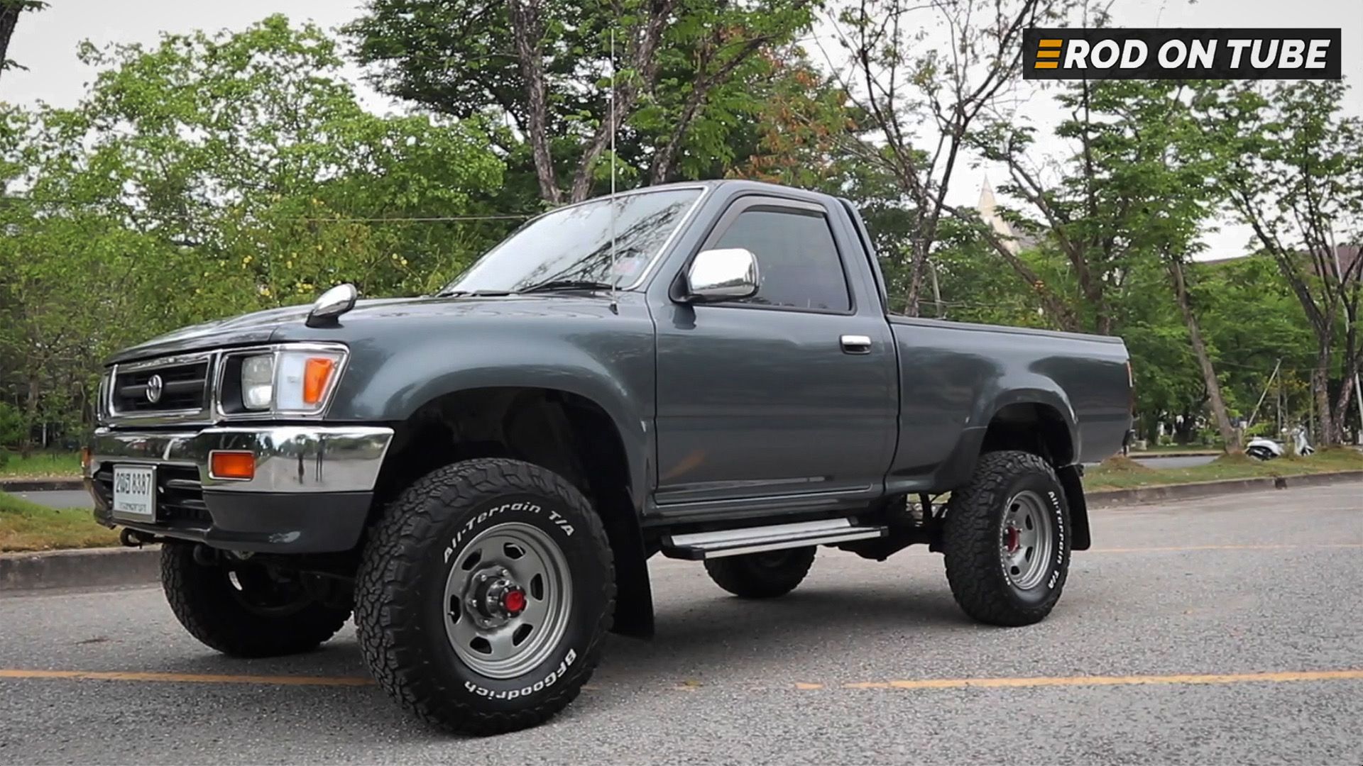 Toyota Hilux YN100 เบิกอะไหล่ใหม่จาก Toyota Japan เกือบทั้งคัน