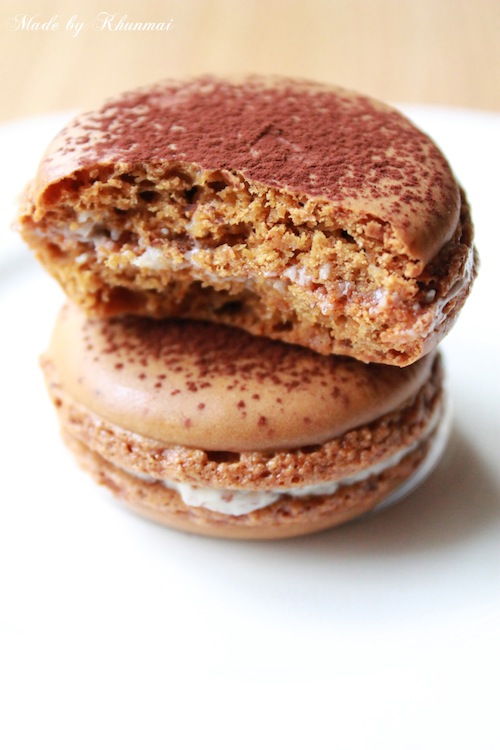 Bloggang.com : Khunmai studio : Tiramisu Macarons มากาฮองรสทีรามิสุ
