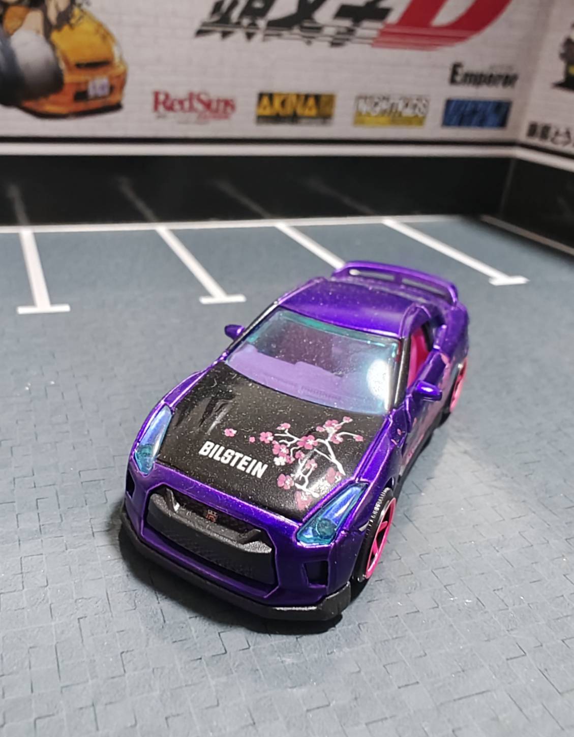Nissan GT-R R35 Sakura Blistien (Majorette)