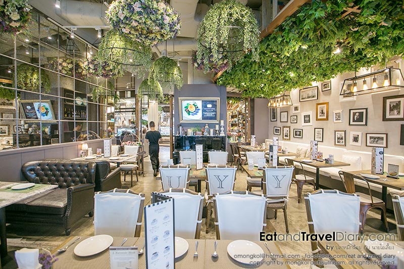 Audrey Café des Fleurs