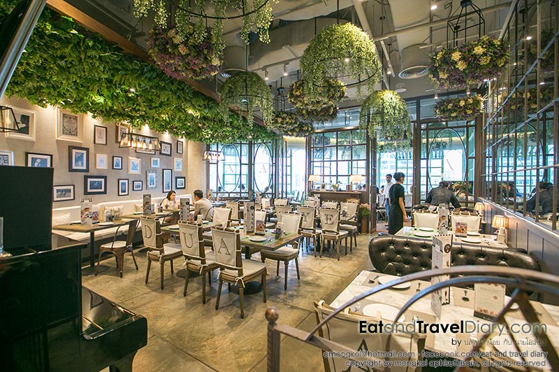 Audrey Café des Fleurs