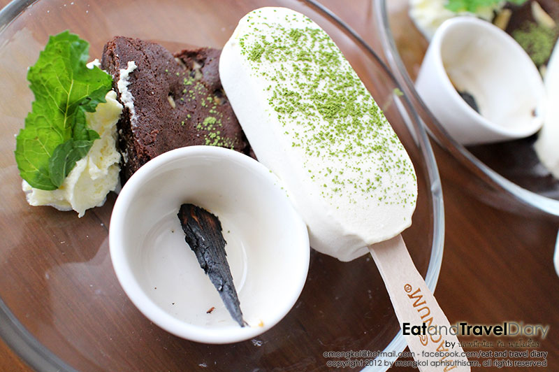 Bloggang.com : ปลาหมึกน้อยกับนายโอเลี้ยง : Magnum Cafe @ Siam Center