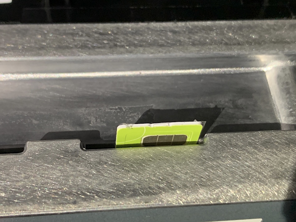 SIM card in Tesla model 3 เจอแล้วอยู่ตรงนี้