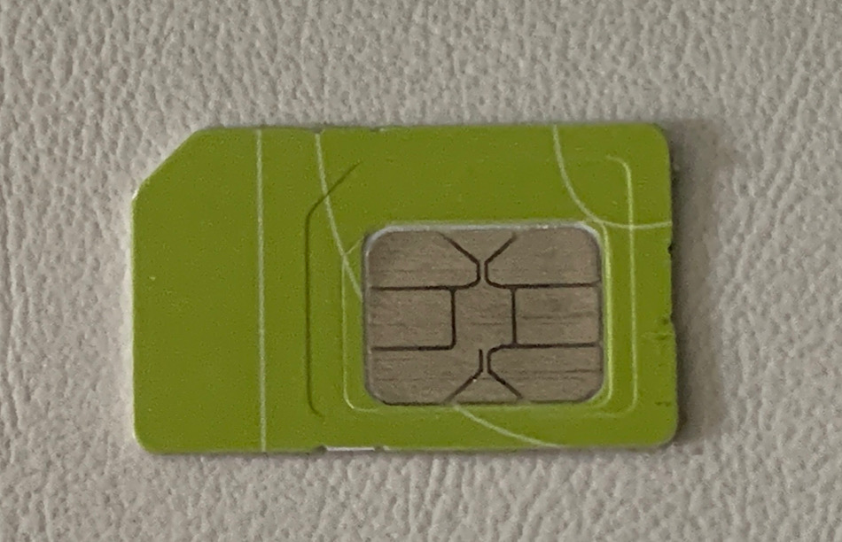 SIM card in Tesla model 3 เจอแล้วอยู่ตรงนี้