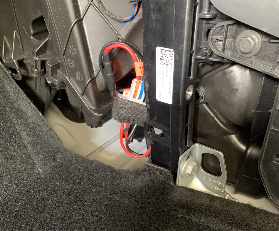 Switched 12V or Continuous 12V DC supply in Tesla model 3 จะไป tap ตรงไหน