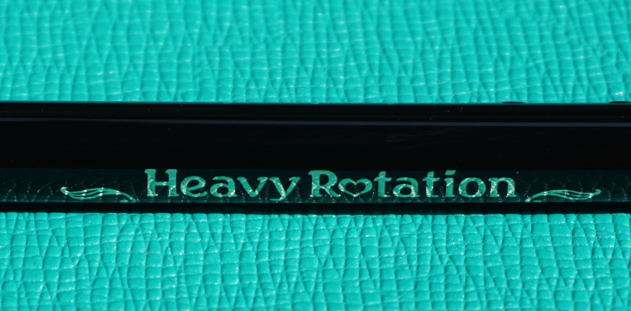 [Review] Kiss Me - Heavy Rotation Eye & Eyebrow สุดปัง!