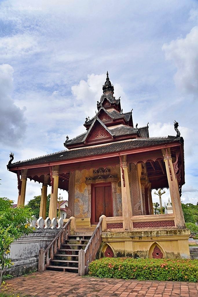 วัดสีสะเกด วัดสีเมือง พักที่ Patuxay Place