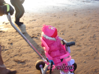 ปีใหม่นี้ตามหนูจ๋าไปดู Sunset in Aberavon Beach ต่อด้วย Snow in Cymmer