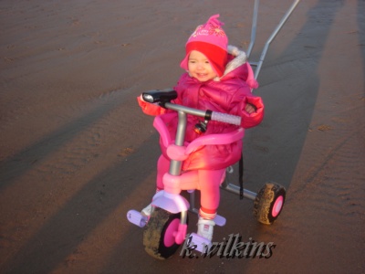 ปีใหม่นี้ตามหนูจ๋าไปดู Sunset in Aberavon Beach ต่อด้วย Snow in Cymmer