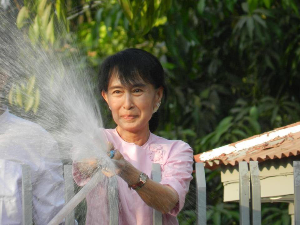 033. Myanmar Traditional " Thingyan Yane " : Happy Myanmar New Year!