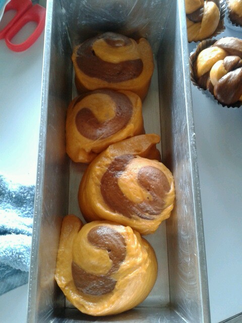 Thai tea & chocolate bread