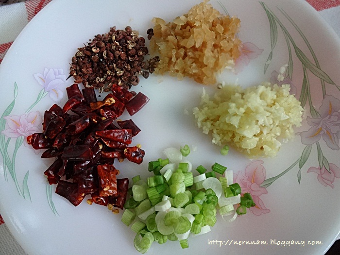 ถั่วผัดพริกเกลือแบบเสฉวน (Gan Bian Si Ji Dou)