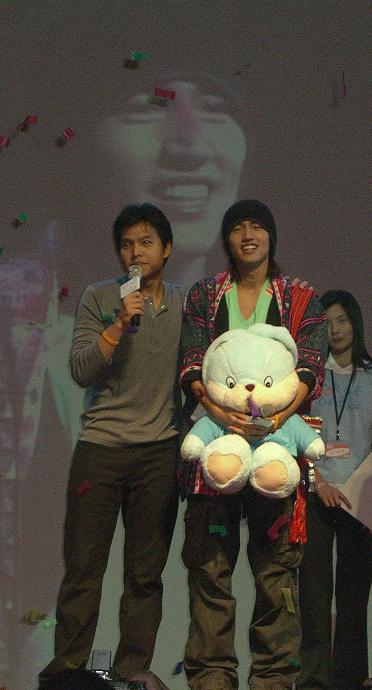 BlogGang.com : : เสี่ยวลี่ : "For The Children With Jerry Yan" กับแกงค์ ...