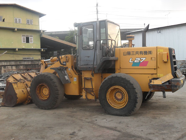 รถตักล้อยาง TCM L27