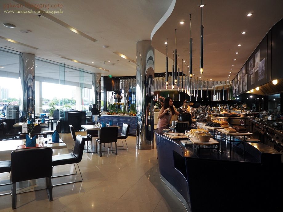 Dinner Buffet at The Terrace@72 โรงแรม Ramada Plaza แม่น้ำ