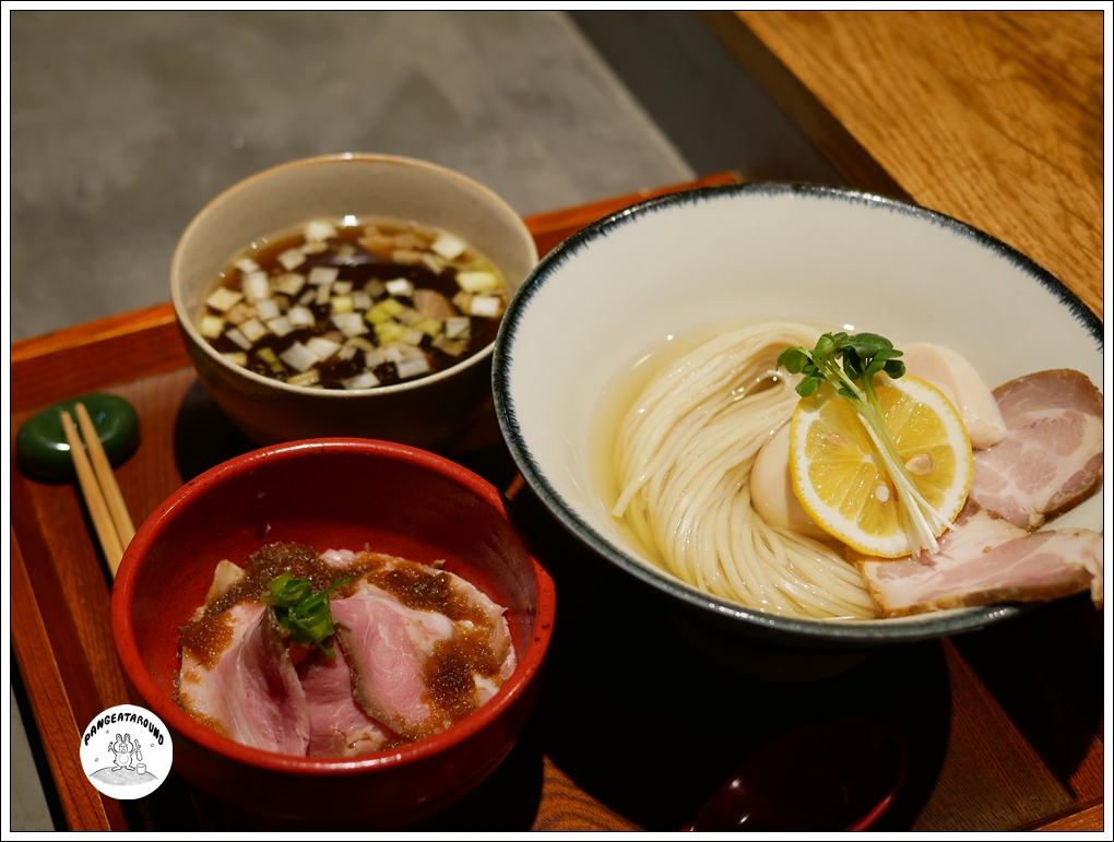 รีวิว: ร้าน No Name Noodle BKK : ราเมนคิวยาวววว