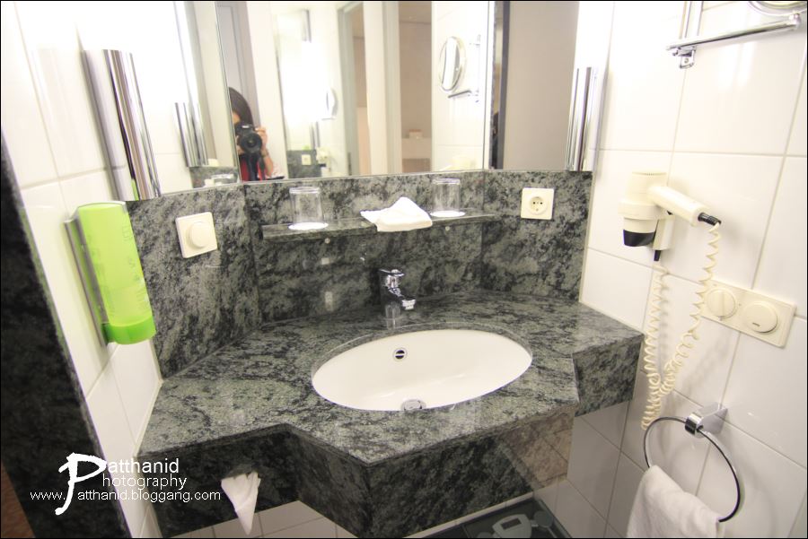 NETHERLANDS :: มาราธอนทริปตอนที่ 5 Movenpick Voorburg Hotel at Dan Hagg